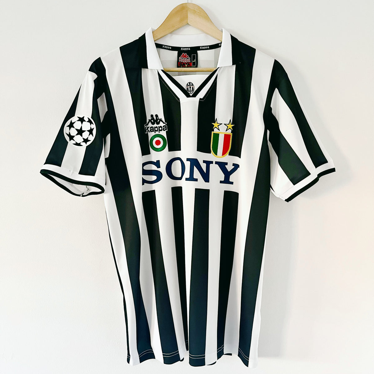 Retro Juventus Shirt 1996-97 Home – FC Retro